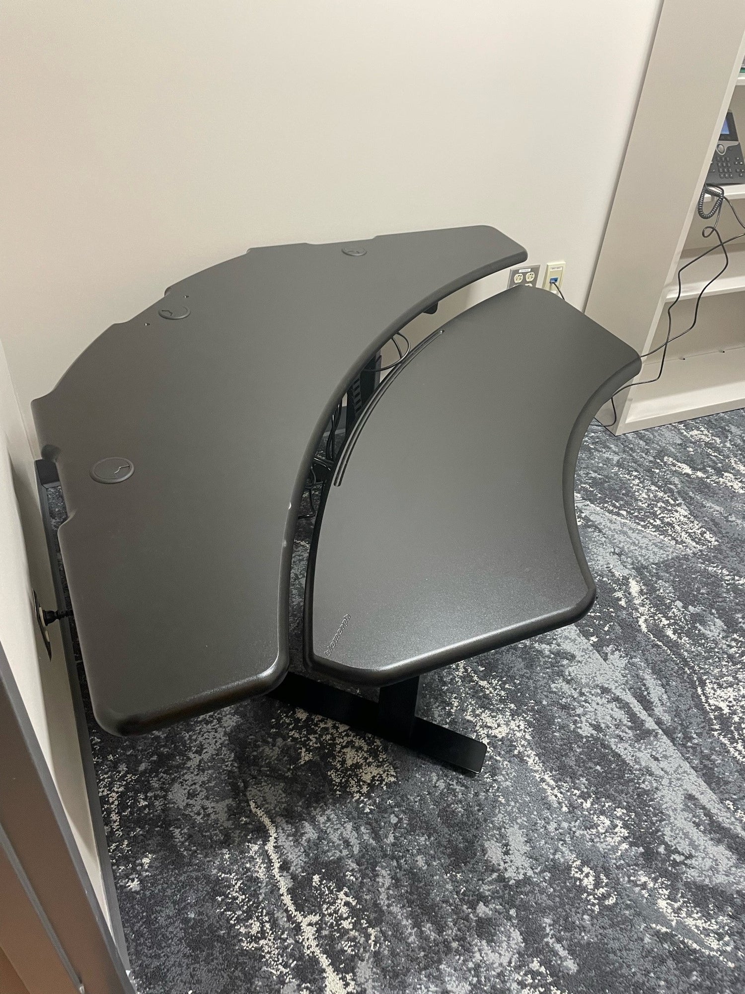 Personal Plus - Mid-Sized Corner-based Dual-Surface Workstation ...